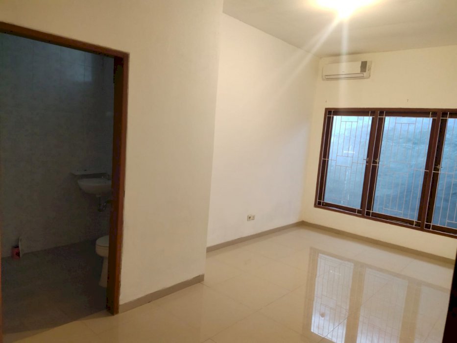 Disewakan/ dikontrakkan rumah kawasan Renon jl Tukad unda Denpasar ...